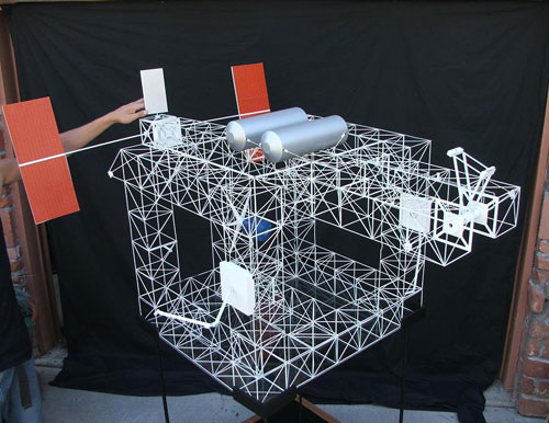 Space station prototype model - collectSPACE: Messages
